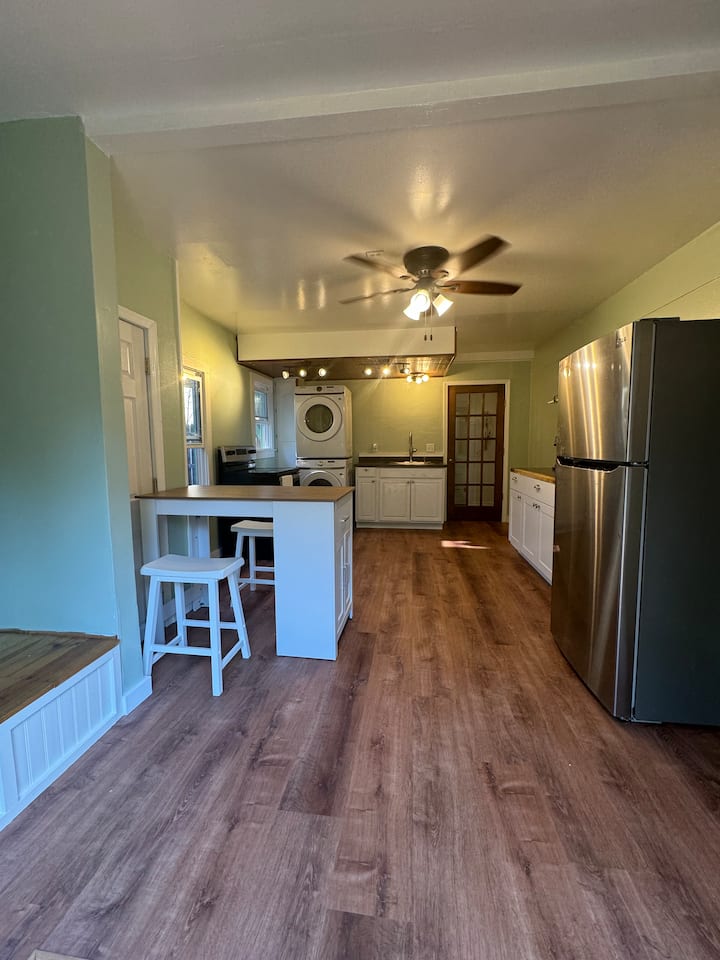 Big Tree Apartment W/ Laundry - Casper, WY