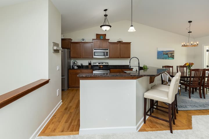 Rio Retreat | Family Friendly | Ne Ankeny - Ankeny, IA