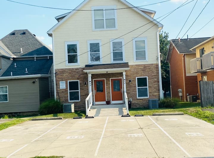 *Saige Room Near Osu, Downtown - Columbus, OH