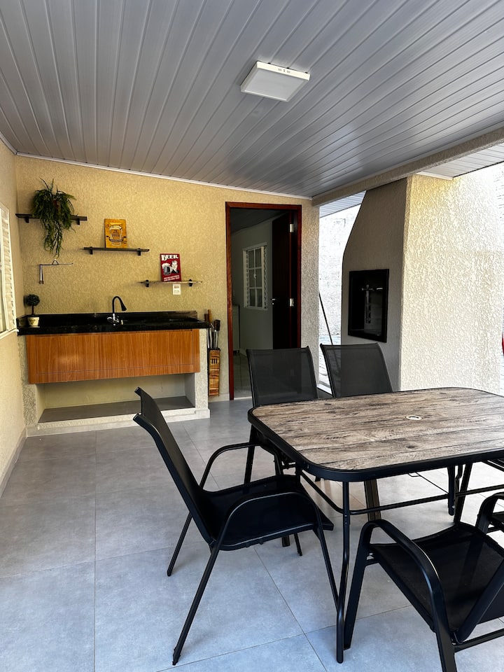 Casa Com 2 Quartos - Quintal - Foz do Iguaçu