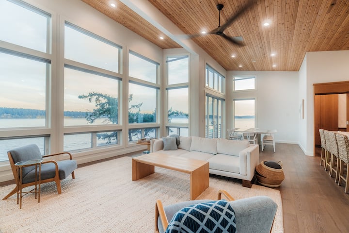 Royal Beacon: Tranquil Waterfront Retreat - Bainbridge Island, WA