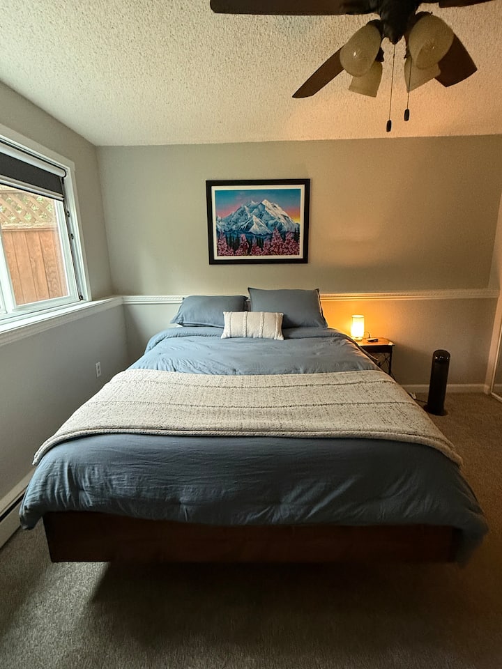 Private Bedroom In House - Anchorage, AK