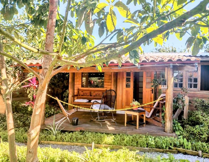 Cabana Rústica Em Lindo Jardim E Próximo Do Mar - Imbituba