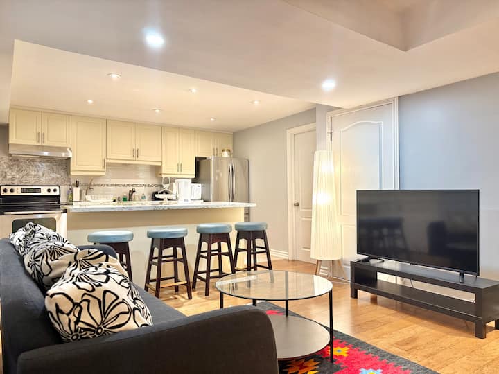 3 Bdrm Unit W Kitchen-40 Mins To Downtown-sleeps 8 - Toronto
