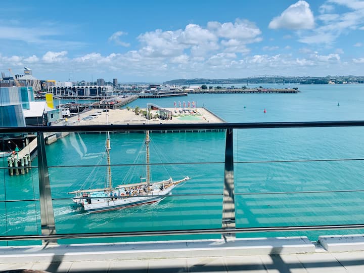 Stay On Water? Breathtaking Views - Heart Of Cbd - Auckland