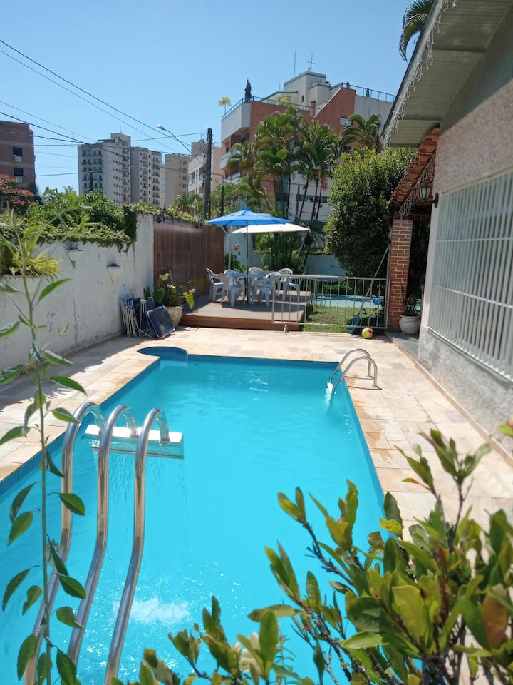 Casa Com Piscina E Churrasqueira Na Praia - Guarujá