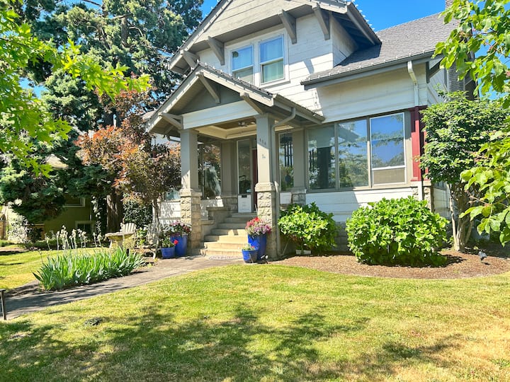 Historic Beautiful Home - Monmouth, OR