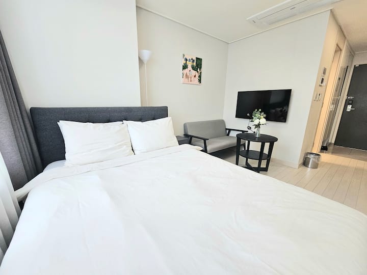 [스테이메이트] 송도달빛공원뷰 #호텔식고급침구#신축급아늑한인테리어 - Incheon