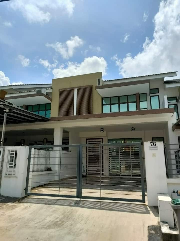 Fa Guesthouse Tmn Bukit Dahlia - Aéroport Changi de Singapour (SIN)