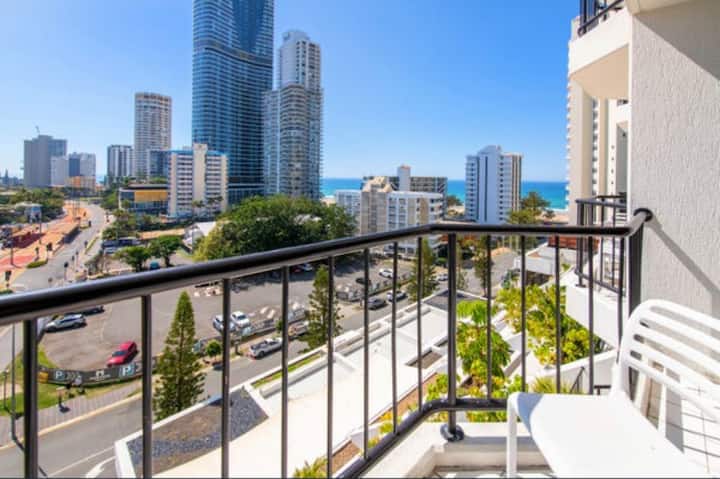 Mantra! Ocean Views! Cozy, Relaxed - Gold Coast