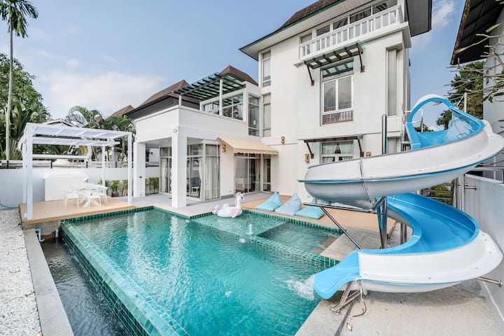 วิลล่าอันอบอุ่นวิวทะเลพัทยา - Pattaya