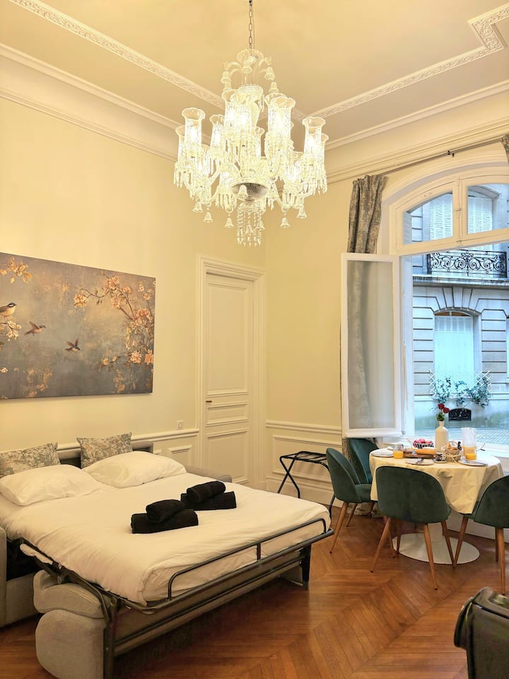 Luxury Paris Stay Steps To Champs-elysées 1-4p - Paris