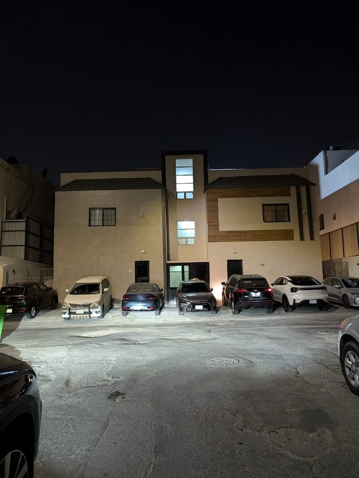 Cozy Apartment With Outdoor Area الراكه الشماليه - Dammam