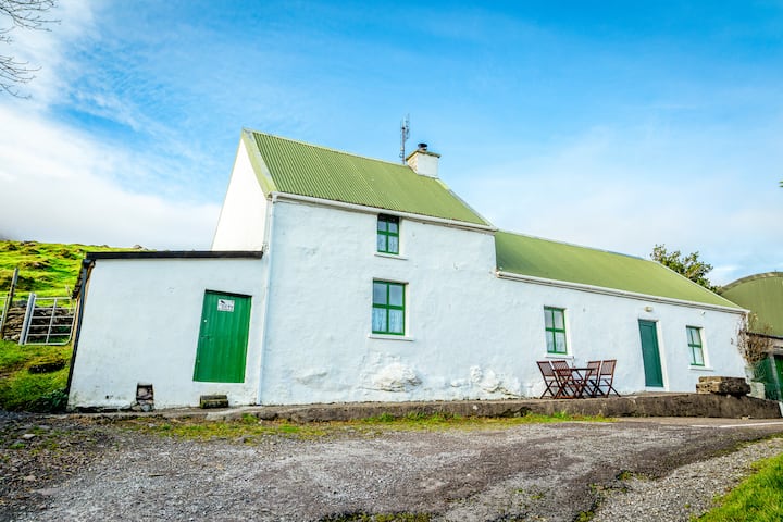 Loch Cruite Cottage - Dingle
