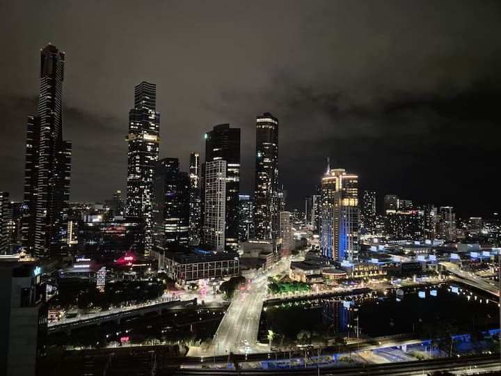 Amazing Views! Sub-pent Cbd Apartment - Melbourne