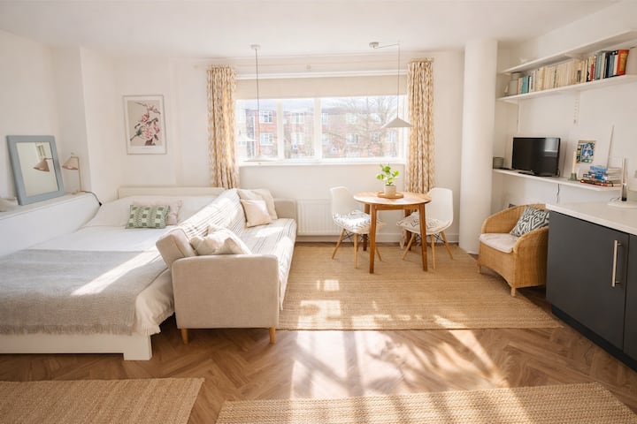 Pretty Brick Lane Studio Flat - Northumberland, PA