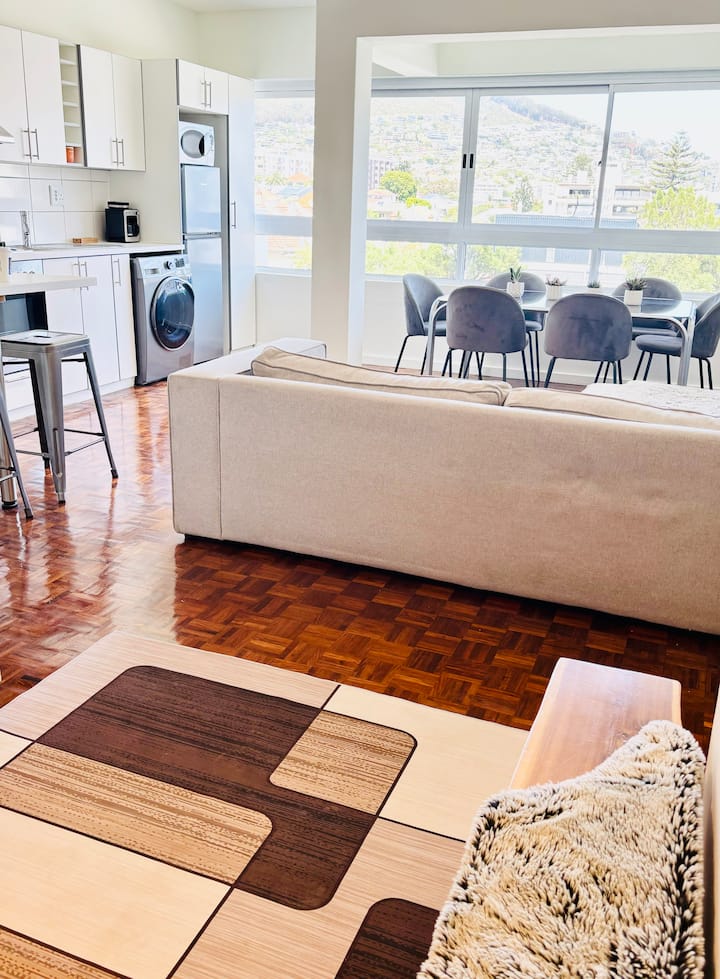 Mountain View’s, Spacious, Central Sea Point - 케이프타운