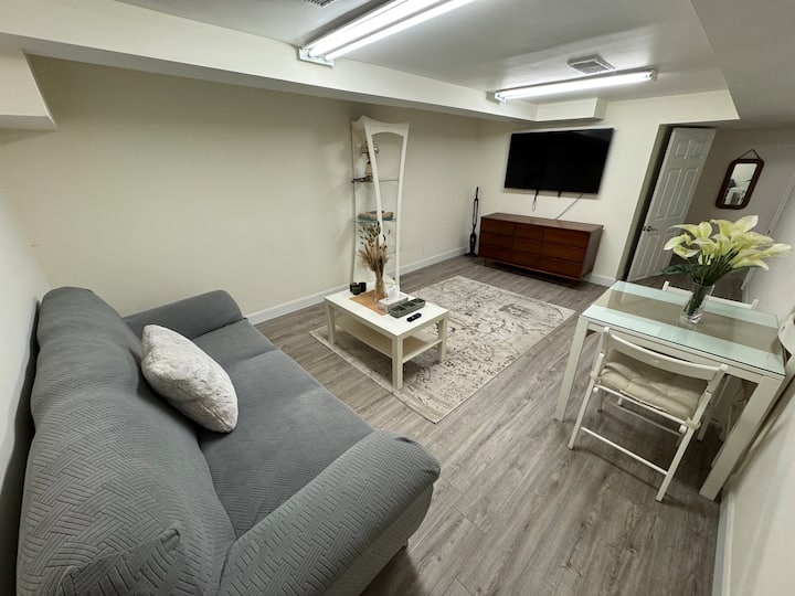 Cozy Entire Basement Apartment - Vaughan