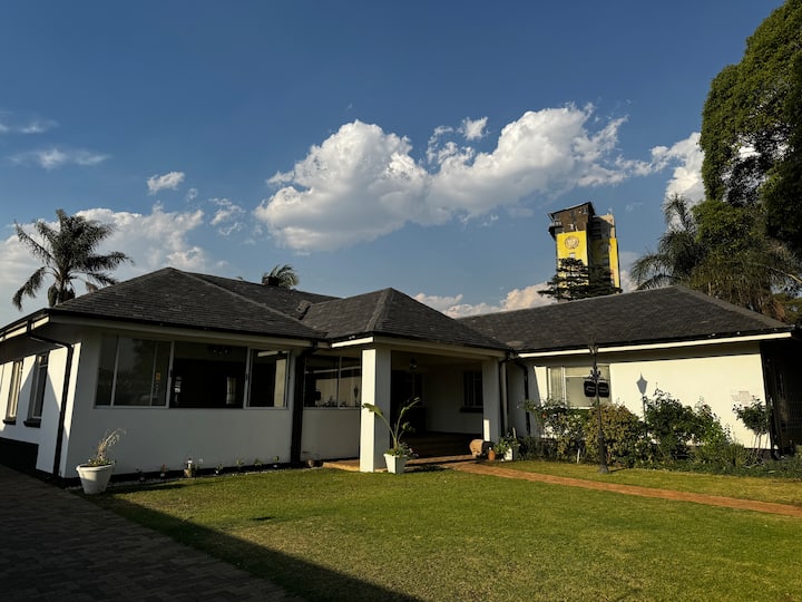 Private Guesthouse With Pool. - Germiston