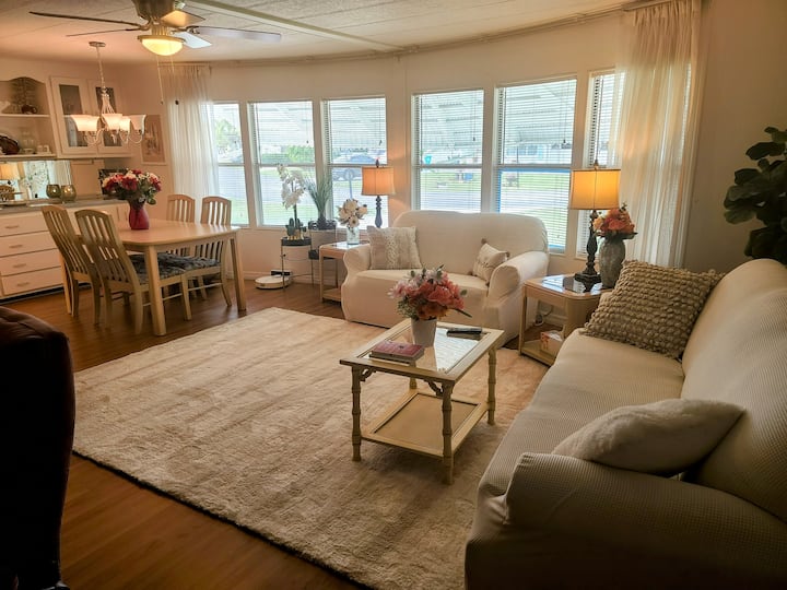 Sweet, Quiet Home, 12 Minutes To The Beach - Boynton Beach, FL