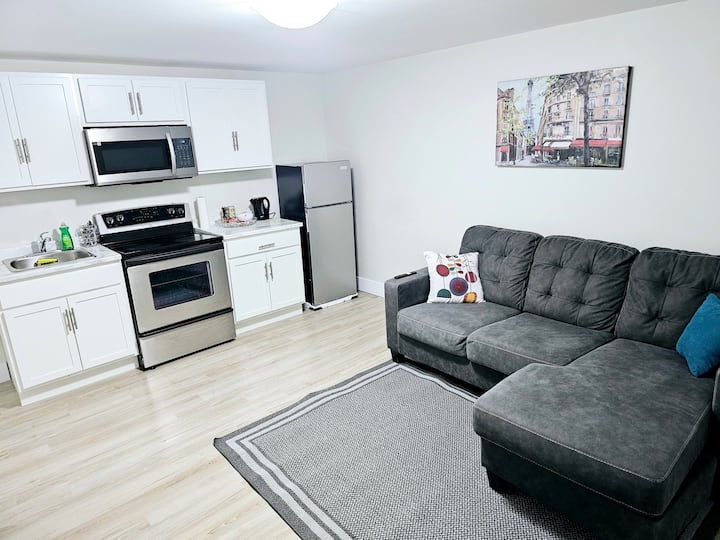 Cozy & Central City Haven! - Moncton
