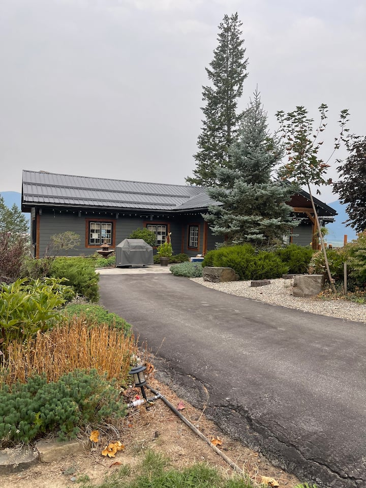 House 360 Deg Mountain Views Lg Br - Creston