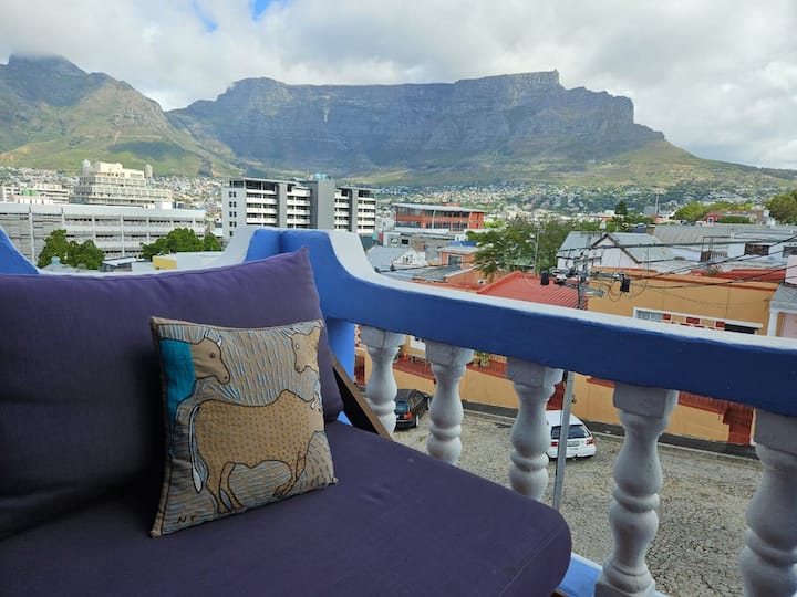 Bo-kaap Apartment With Views - Camps Bay