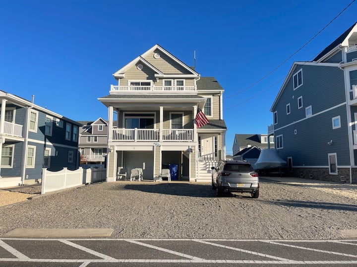 City Escape To A Private Beach - Toms River, NJ