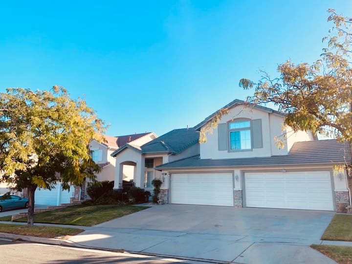 Beautiful Home In Corona - Corona, CA