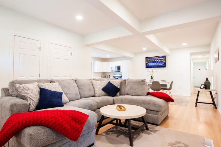 Modern Lake House | Pet Friendly • Walk To Beach - Lake George, NY