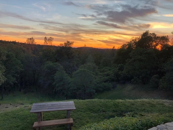 Tiny Home, Epic Sunset Views, Near Downtown! - Grass Valley, CA