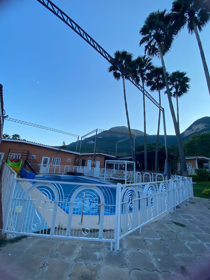 Quinta Con Estancia. - Monterrey