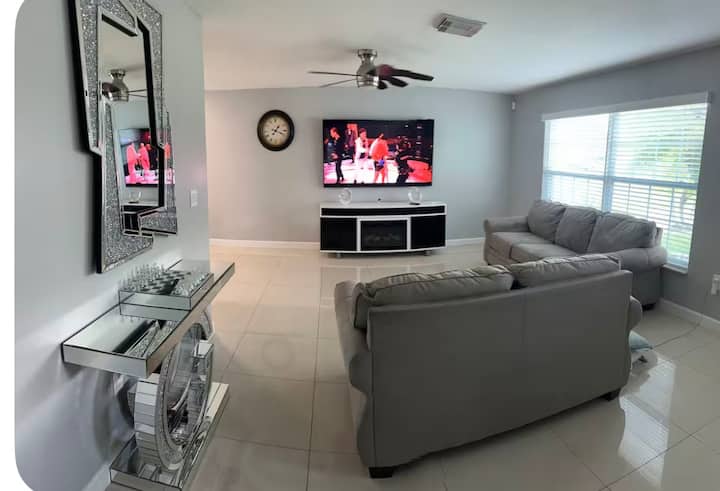 Lujosa Propiedad Cerca De Las Costas De Florida - Holiday, FL