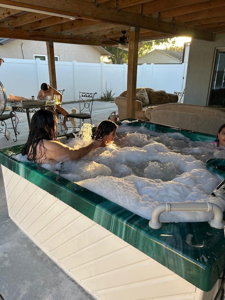 Lujosa Propiedad Cerca De Las Costas De Florida - Pinellas County, FL