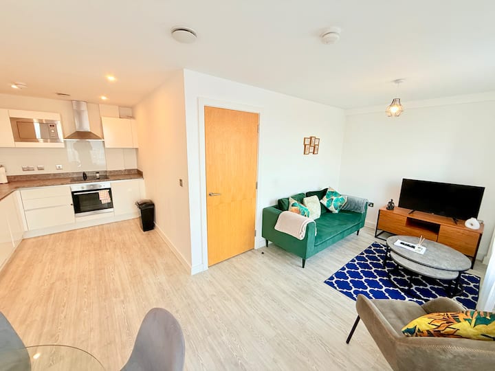 Big 2bed Duplex|city View, Rooftop Access. Sleeps4 - Salford