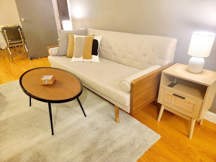 Location! 10 Min Walk To Harvard U, Mt Auburn Hosp - Cambridge, MA