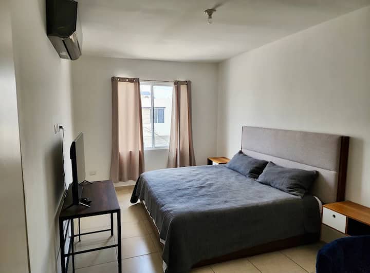 Casa De 3 Habitaciones/ Facturación - Saltillo