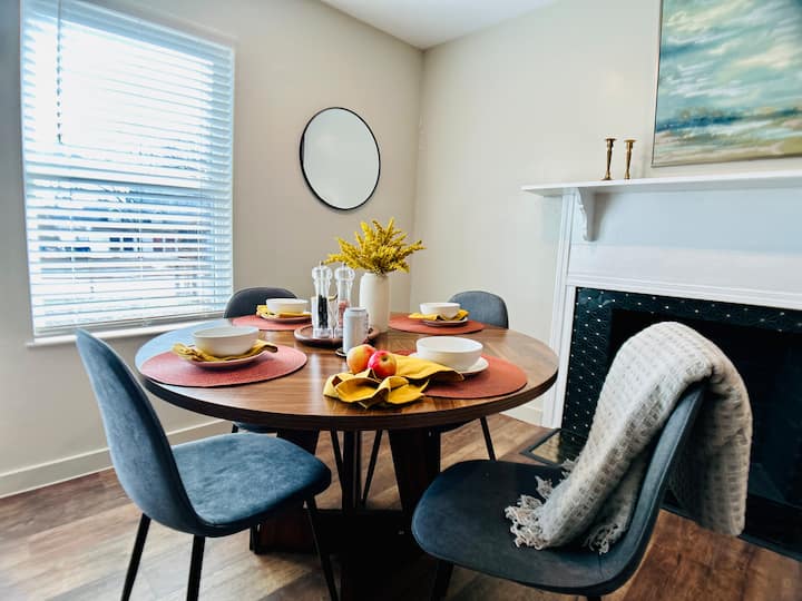 Downtown Gem Parking + Workspace, 8 Min River Walk - San Antonio, TX