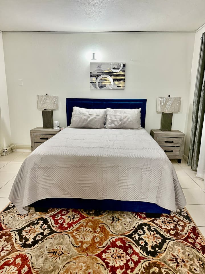 Blue Laventura Condo Near Hwt - Kingston, Jamaica