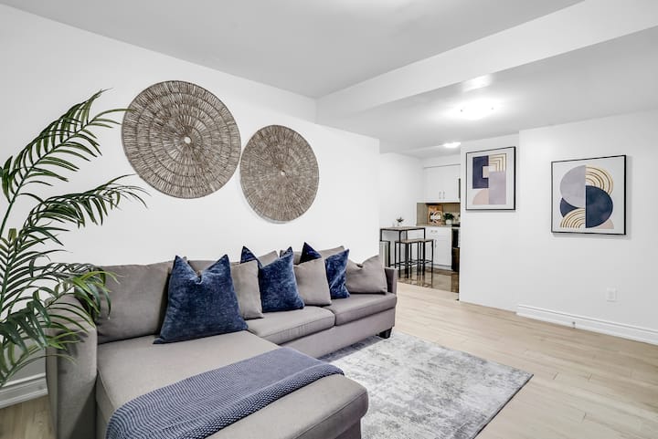 Six Bdrm Family Oasis & Manor - Brampton