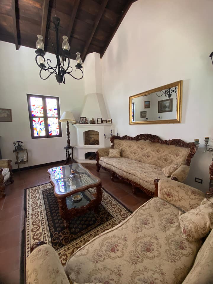 Long Stay 4br By Central Park - Antigua Guatemala