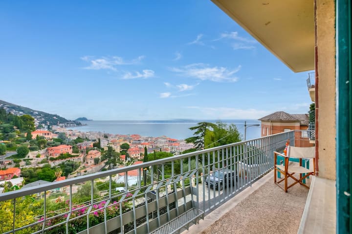 Simply Romantic Sea View - By Happy Rentals - Alassio