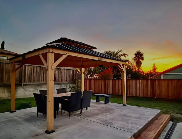 Spacious 4br Home | Fast Wifi | W/d | Pet-friendly - Hayward, CA