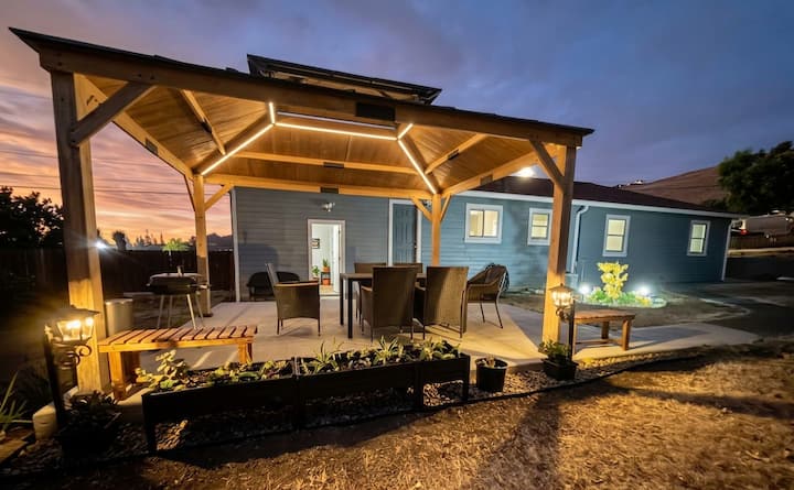 Spacious 4br Home | Fast Wifi | W/d | Pet-friendly - Hayward, CA