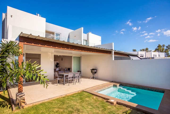 Peaceful Holiday Getaway With Private Pool - Mauritius