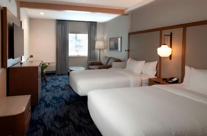 Valley 2 Queen Suite W/ Parking & Breakfast - Spokane Valley, WA