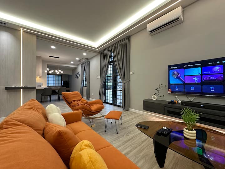 4br 16pax Bukit Indah High Speed Wifi W/ Karaoke - Skudai