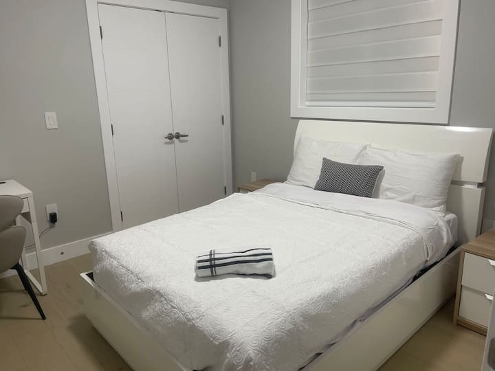 Modern Luxury Room In New West - Delta