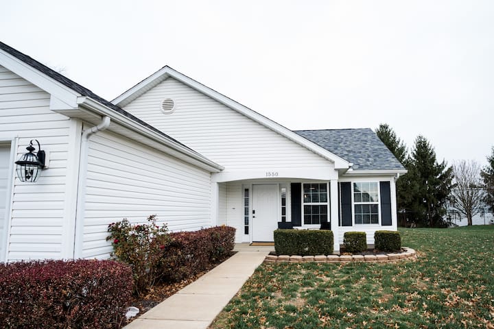 Newly Updated Cozy Ranch Style Home-long Term Stay - Granville, OH