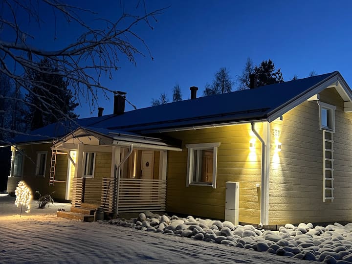 Aurinkola, Uusi Hirsitalo Maaseudun Rauhassa. - Rovaniemi
